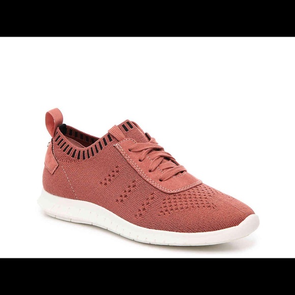 Steve Madden | Shoes | Steve Madden Rubber Kader Sneaker In Mauve Sz 75 ...